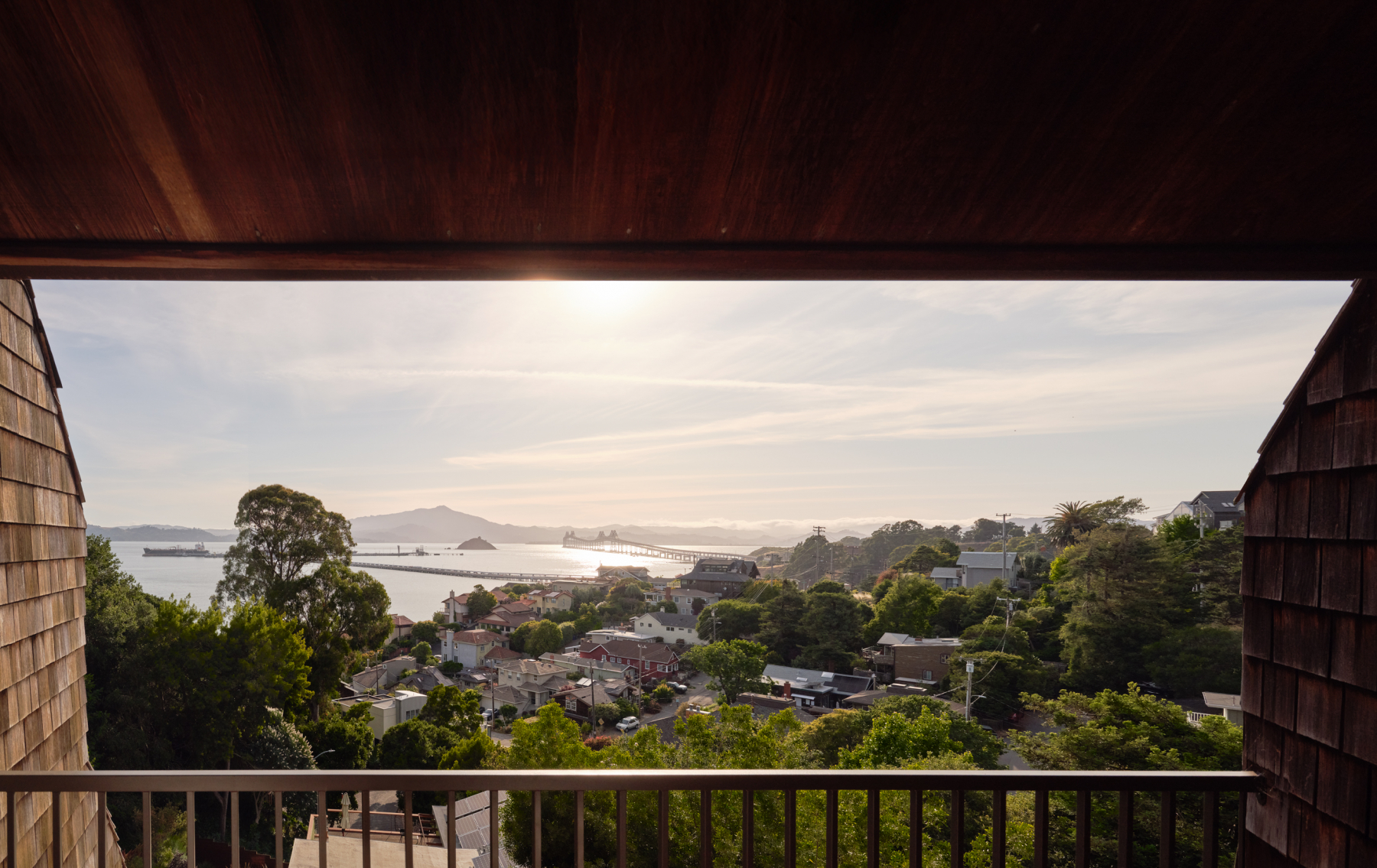 Framing the View with Third Bay Modernism → Suprstructur